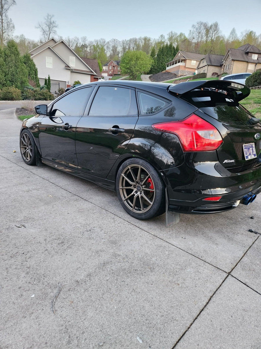 Before and After: Polishing a Ford Focus ST with Pro Car Care | Black
